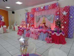 Festa da Barbie – Como Decorar com 50 Ideias e Dicas Deslumbrantes!