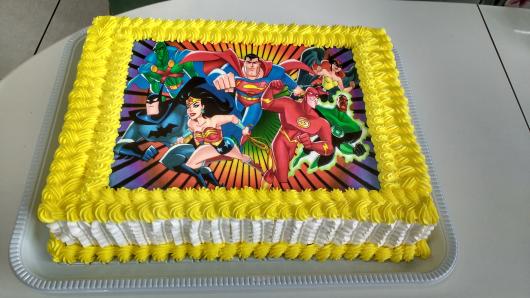 Bolo Liga da Justiça – 60 Inspirações Incríveis & Dicas para Decorar!