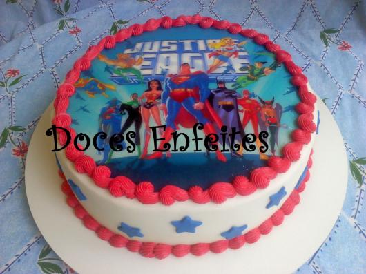 Bolo Liga da Justiça – 60 Inspirações Incríveis & Dicas para Decorar!
